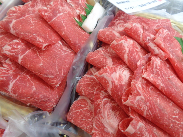 Yahoo!オークション - 千葉牛A5牝 超特肩肉＆モモ（コマ） 4kg （3...