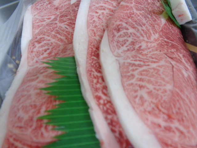 Yahoo!オークション - 姫神牛A5牝 超特肩肉（3種） 1 6kg （65）