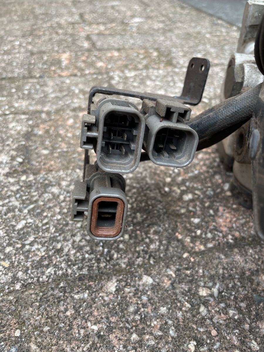 Yahoo!オークション - スカイライン BNR32 GT-R R32 純正 ABS アクチュ...