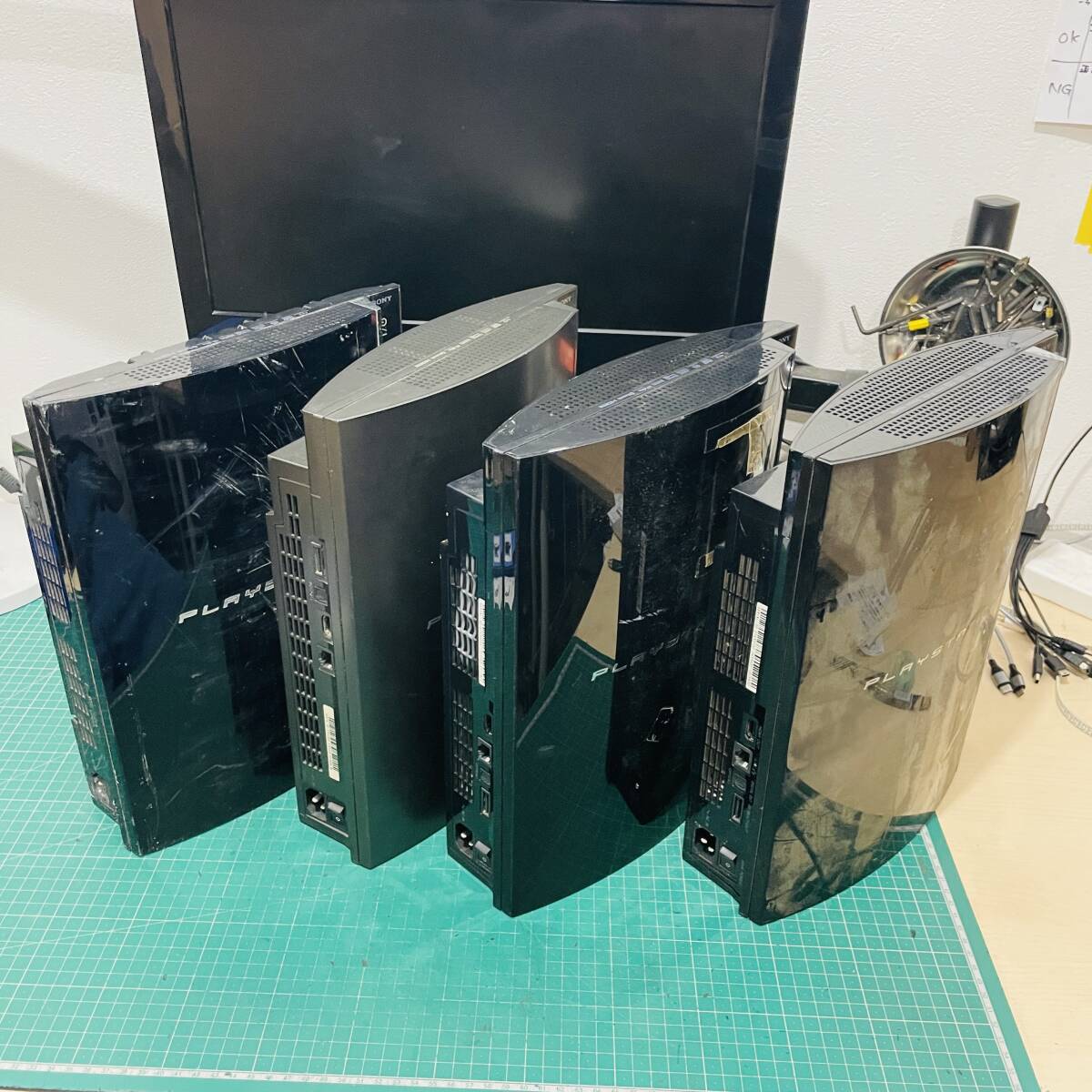 Yahoo!オークション - (佐)K99【4台まとめ】PS3 初期型 本体 まとめ ソ...