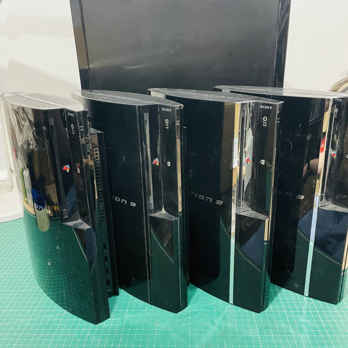 Yahoo!オークション - (佐)K83【4台まとめ】PS3 初期型 本体 まとめ ソ...