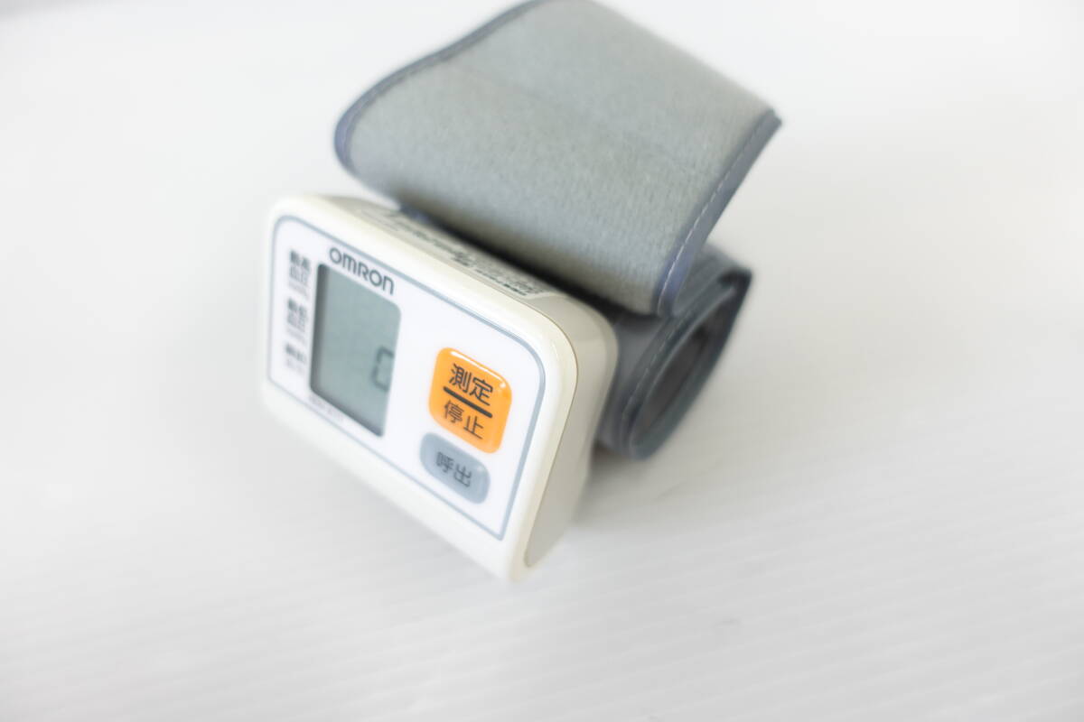 Yahoo!オークション - OMRON HEM-6111 血圧