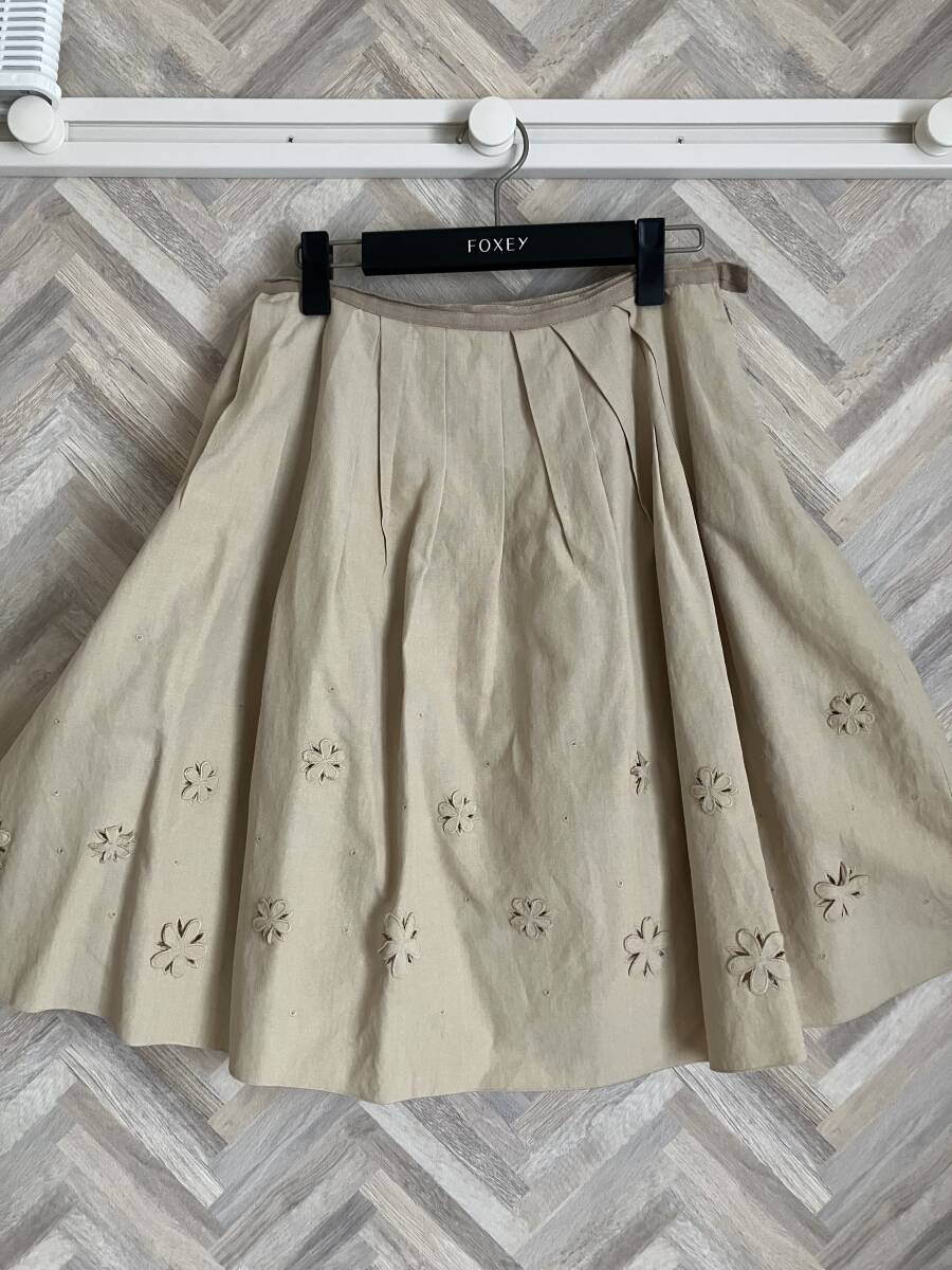Yahoo!オークション - FOXEY 40 お花刺繍バルーンスカート