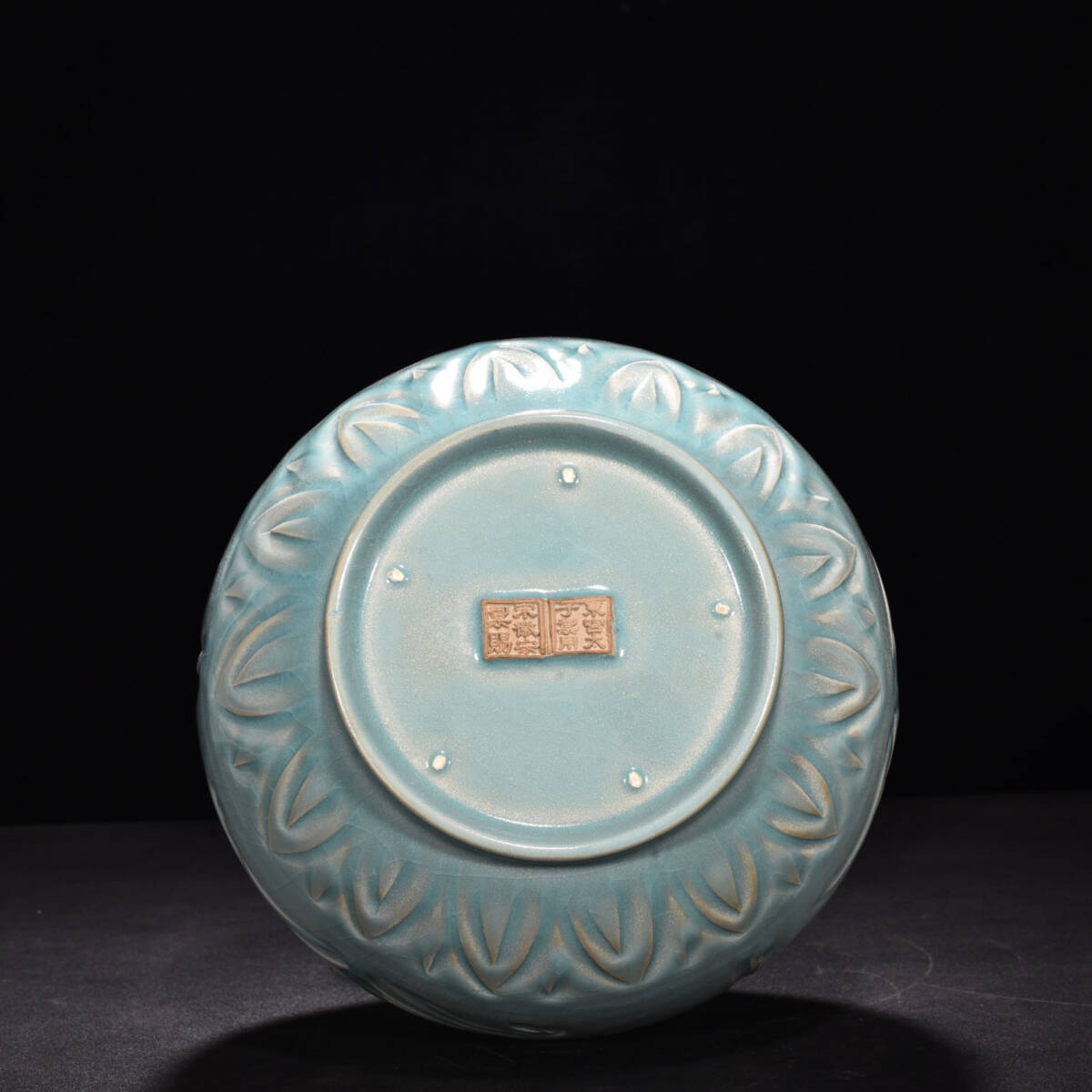 Yahoo!オークション - TA205 中国古玩 唐物 宋時代汝窯天青釉 刻荷花鳳...