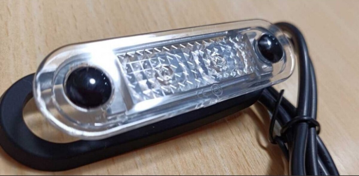 Yahoo!オークション - ブルー埋込マーカー2led 6個セット アンダーパイ...