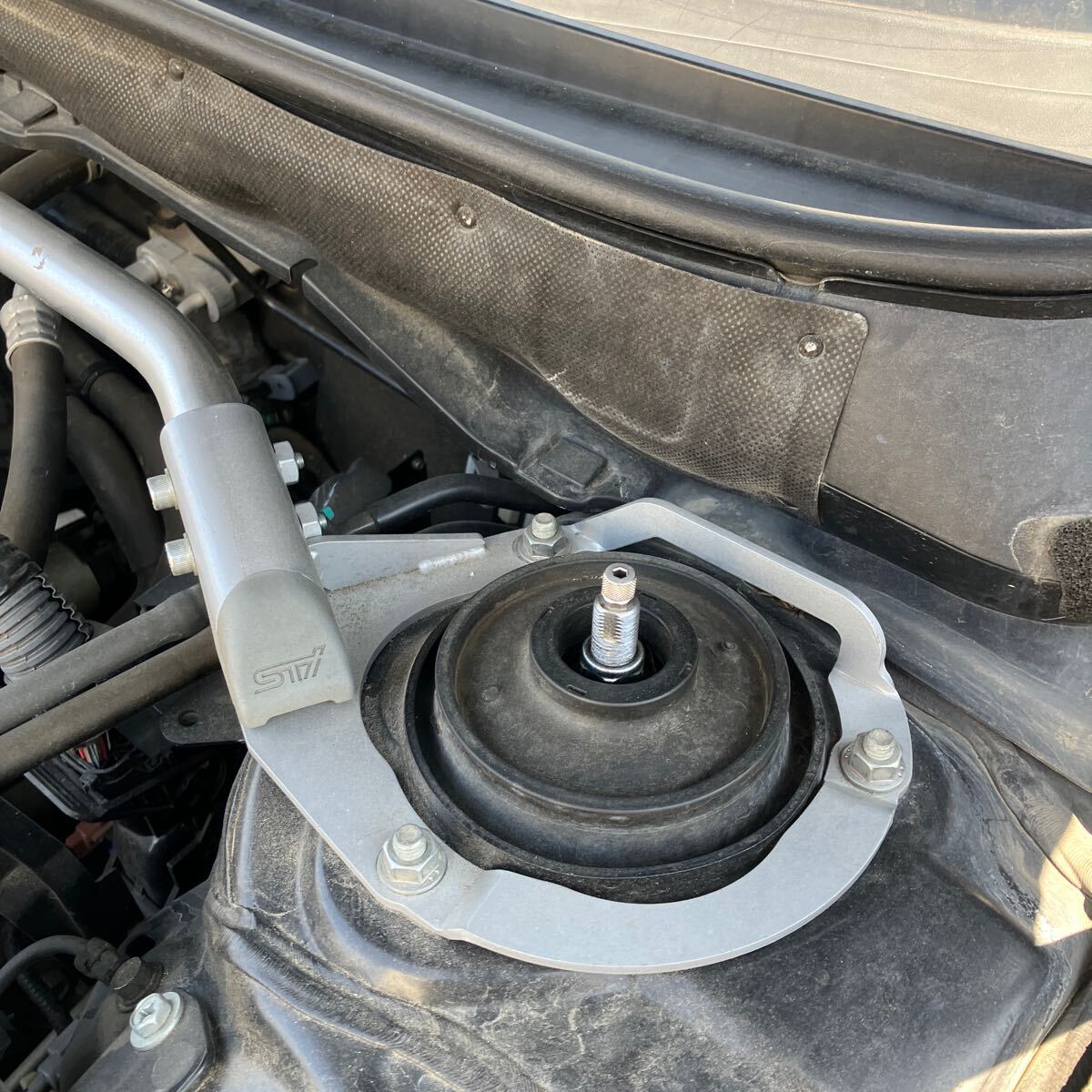 Yahoo!オークション - STI フレキシブルドロータワーバー BN9 レガシィ...