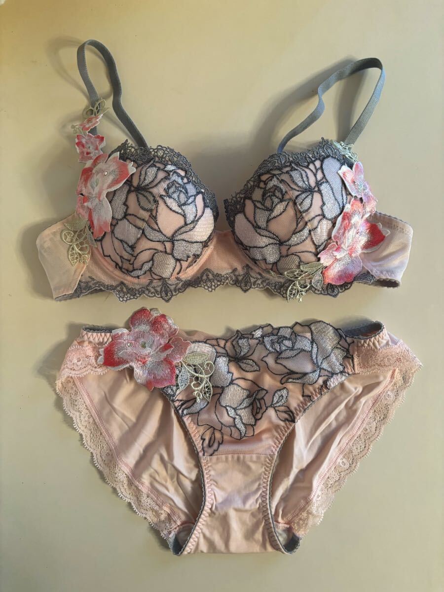 Yahoo!オークション - Wacoal/ワコール/Salute/サルート/C75/M/56G/56...