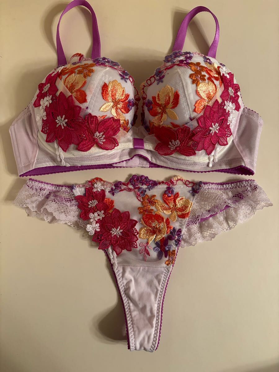 Yahoo!オークション - Wacoal/ワコール/Salute/サルート/E75/L/81G/81...