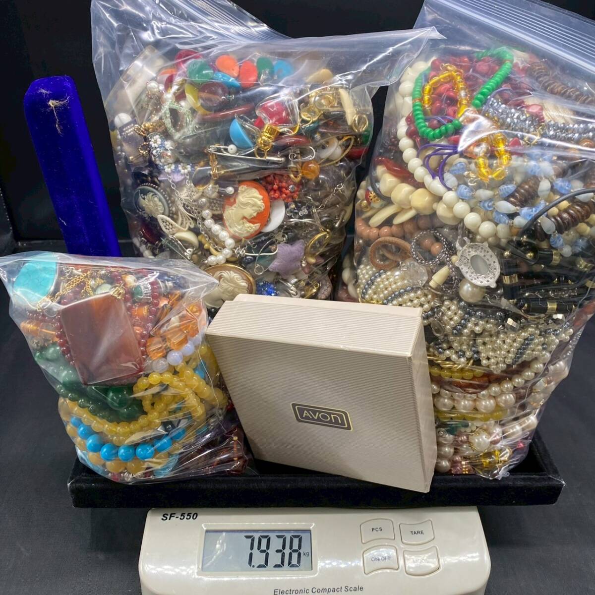 Yahoo!オークション - 総重量約7.9kg 大量まとめ 色石 イミテーション...