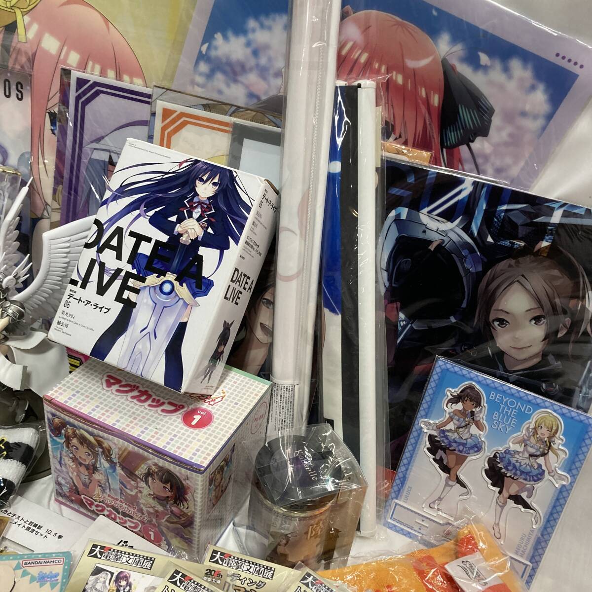 Yahoo!オークション - 32Mdd アニメ グッズ まとめて箱詰め アイマス ...