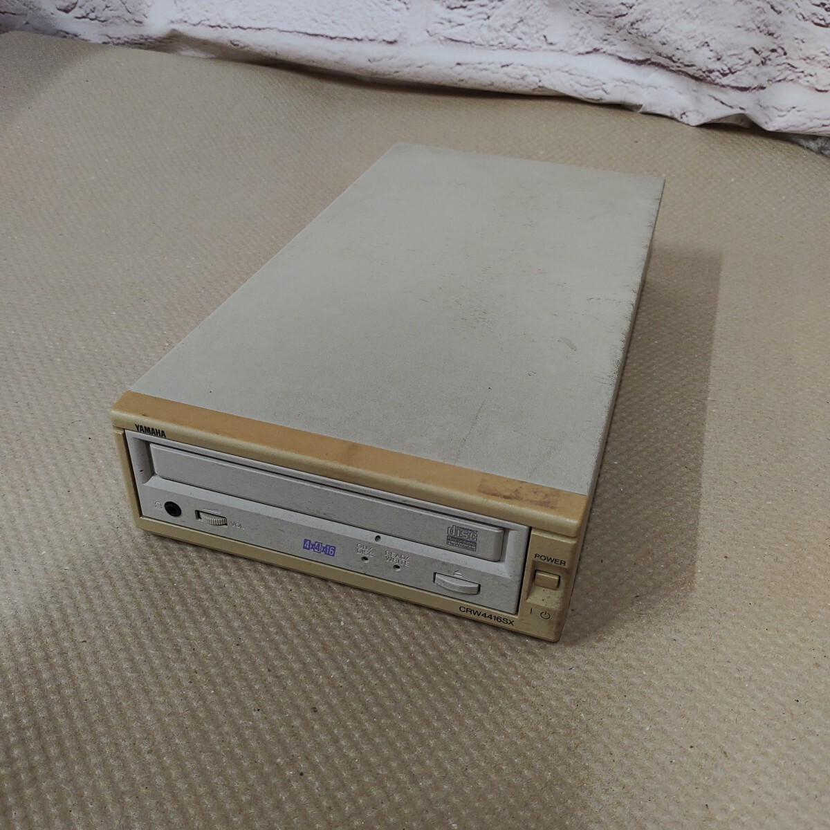 Yahoo!オークション - YAMAHA CRW4416SX SCSI接続外付けCD-RWドライブ ...