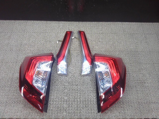 Yahoo!オークション - 平成26年 フィット ハイブリッド GP5 左右テー...