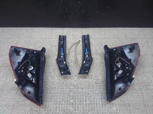 Yahoo!オークション - 平成26年 フィット ハイブリッド GP5 左右テー...