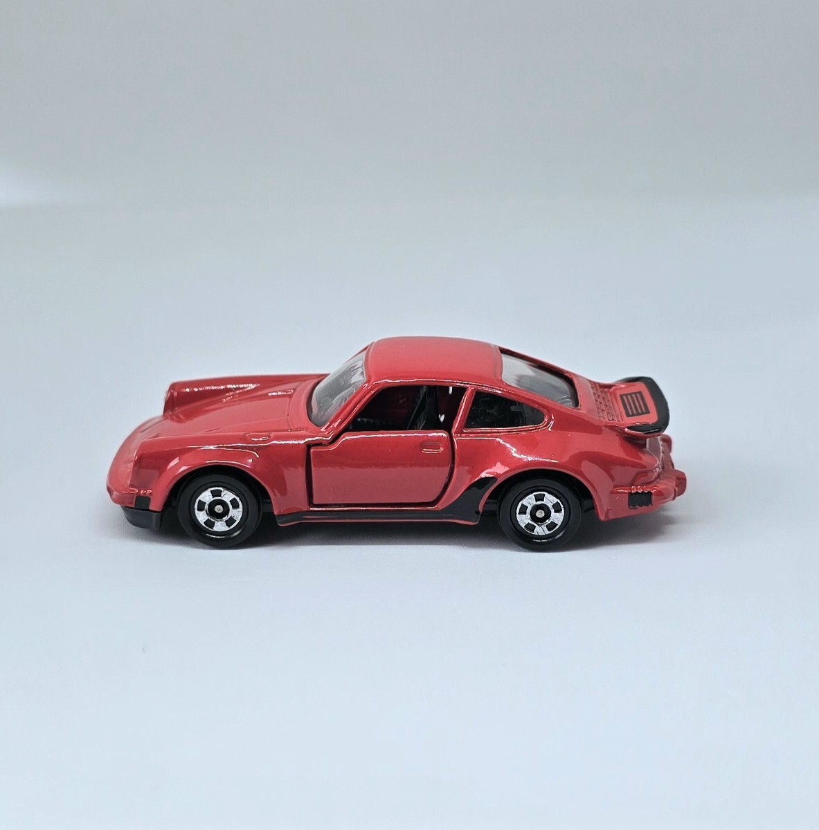 Yahoo!オークション - 【トミカ】 ポルシェ930 ターボタイプ 旧番NO81