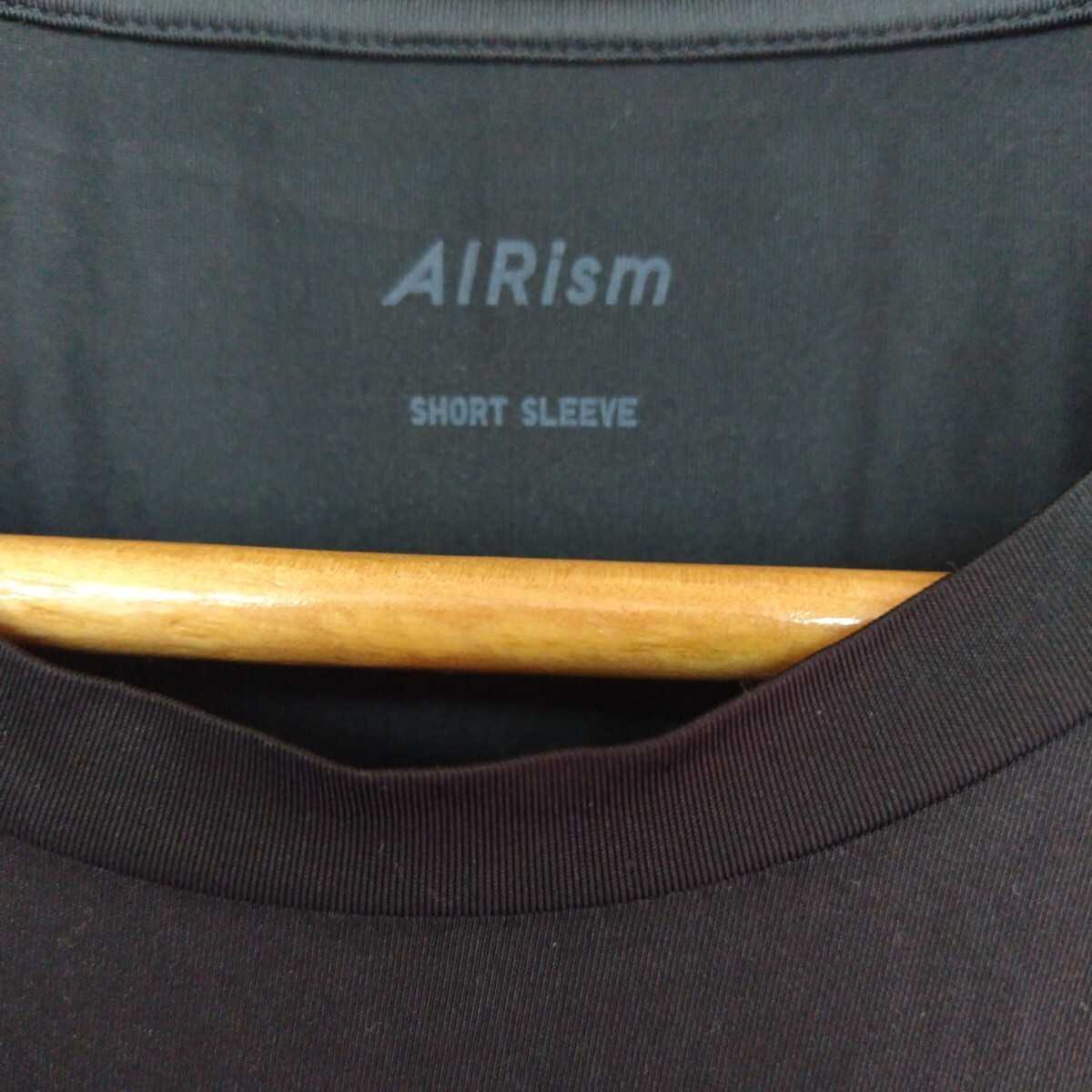 Yahoo!オークション - ユニクロAirism メンズXLサイズ ブラック 半袖 T...