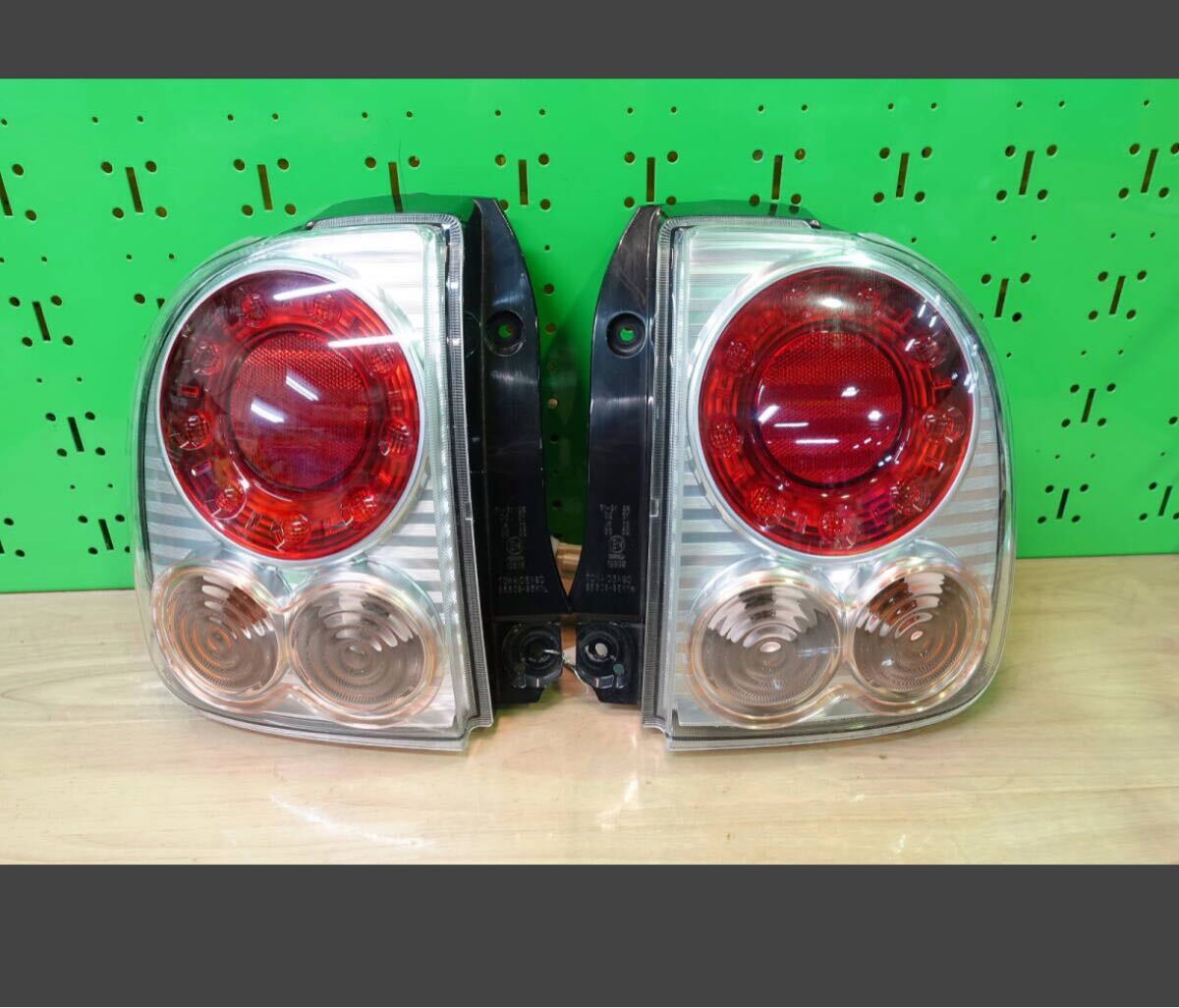 Yahoo!オークション - スズキ アルトラパン HE22S テールランプ