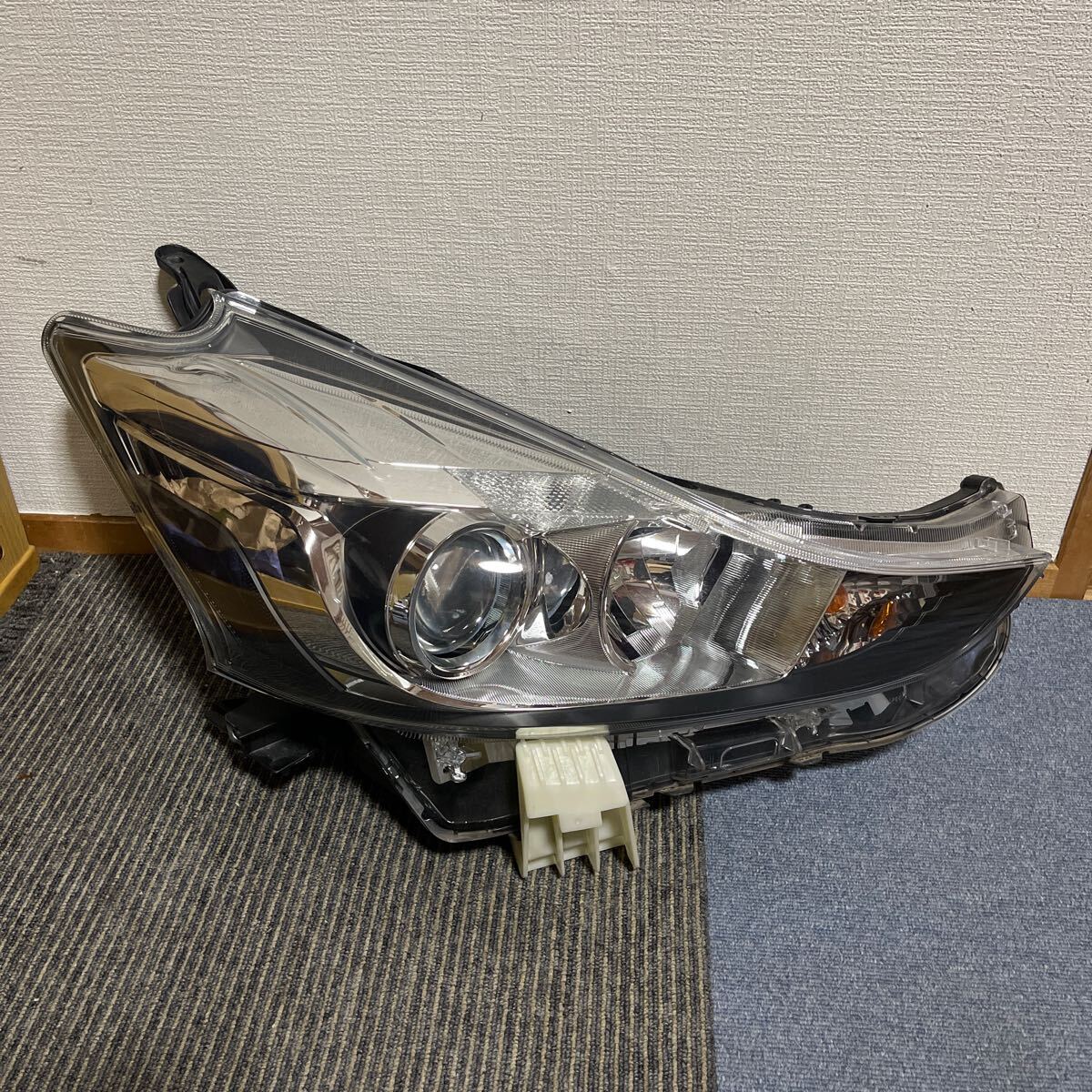 Yahoo!オークション - ZVW40 40 プリウスα プリウスアルファ 後期 右 ...