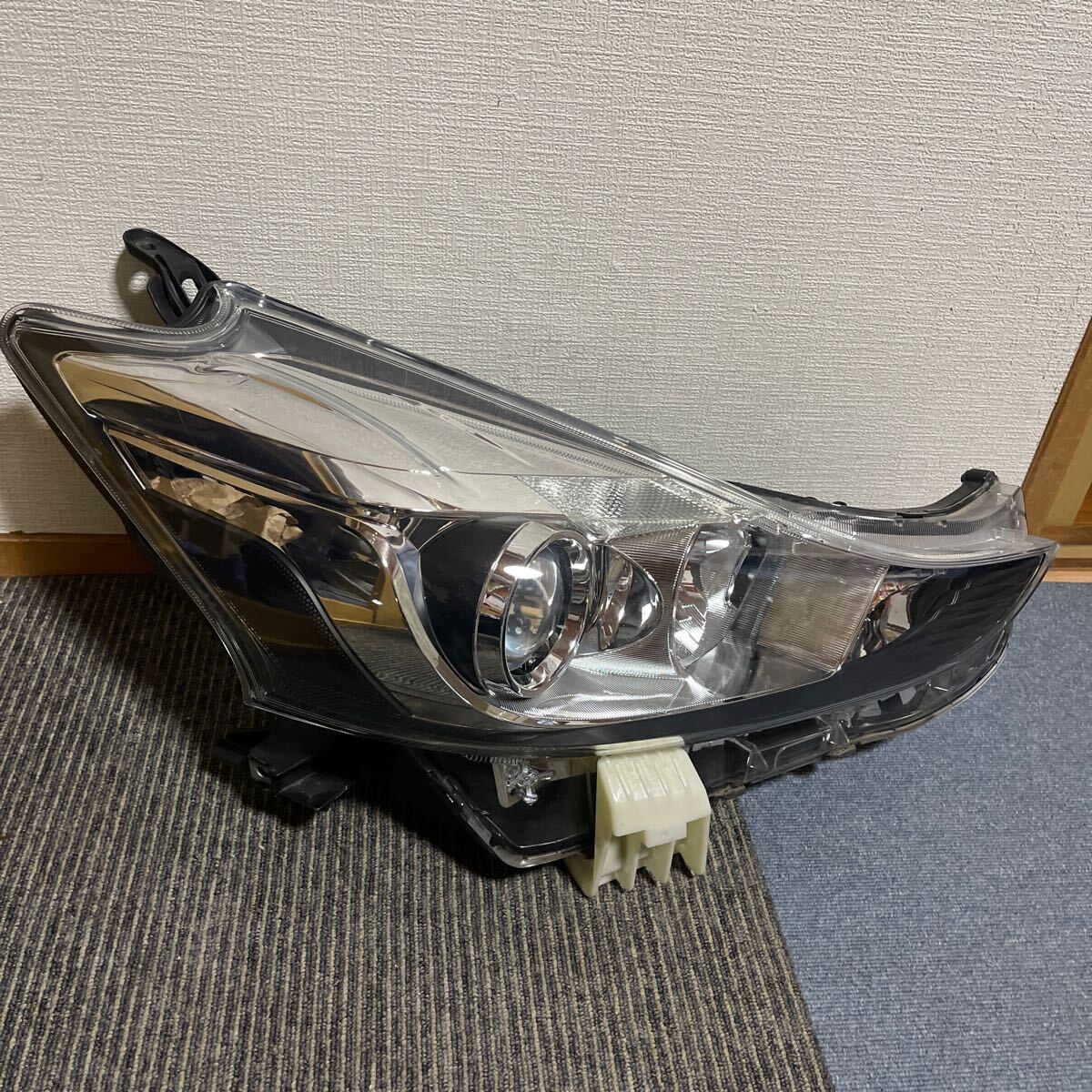 Yahoo!オークション - ZVW40 40 プリウスα プリウスアルファ 後期 右 ...