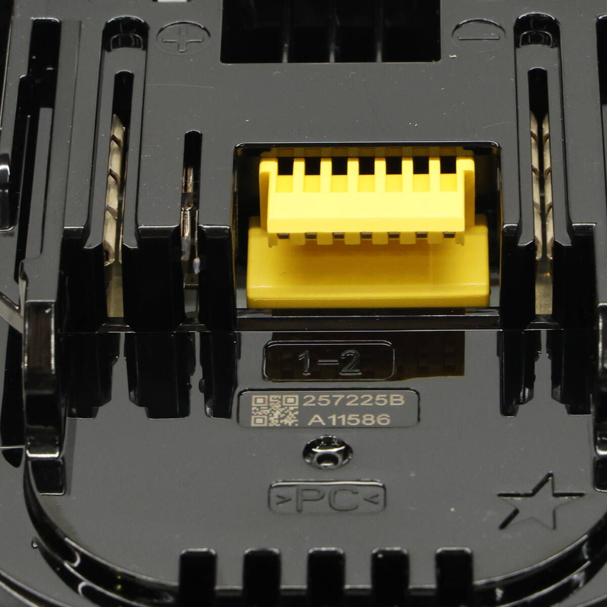 Yahoo!オークション - KB77 makita 充電式インパクトドライバ TD173DRG...