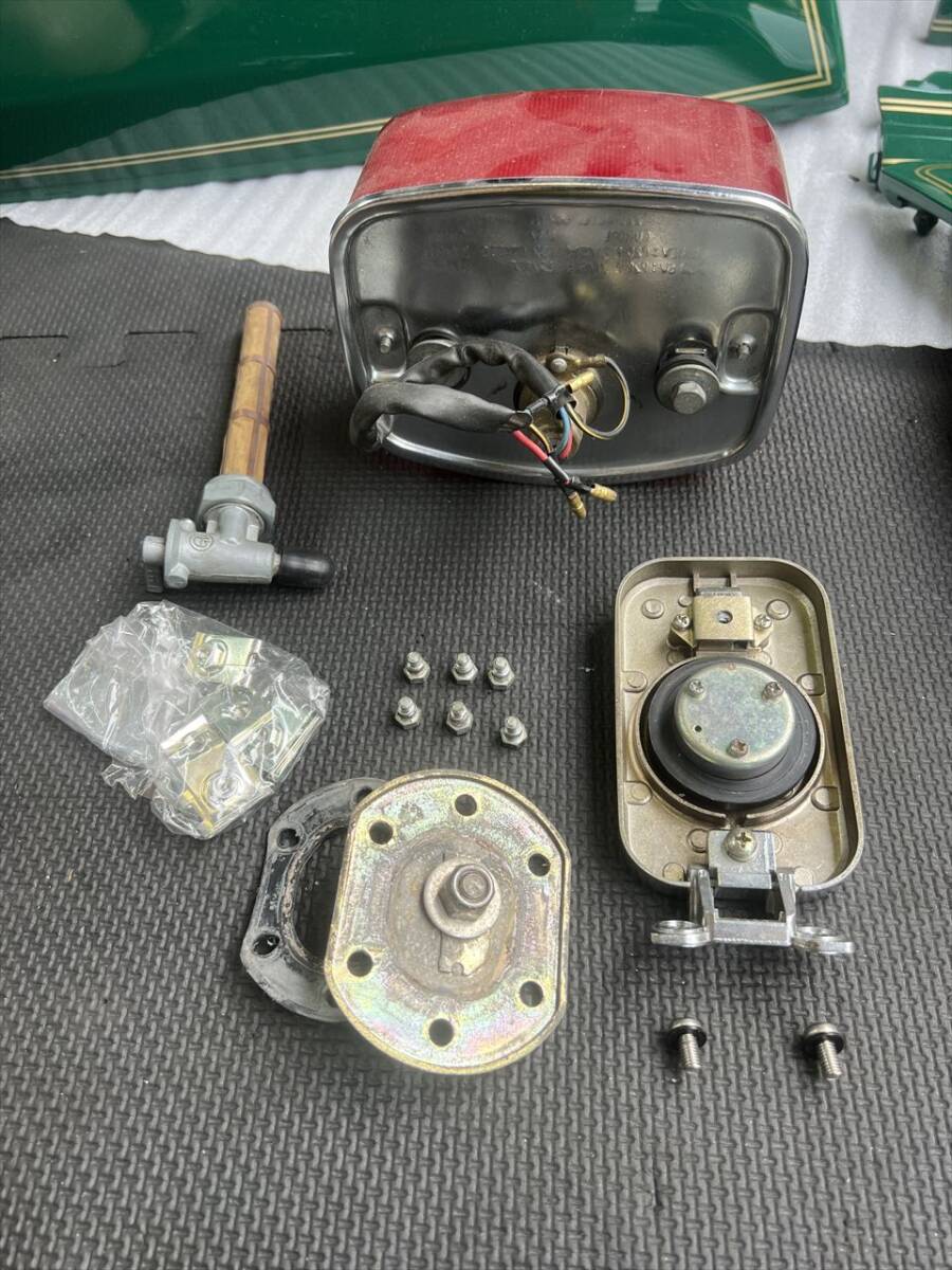 Yahoo!オークション - Z1R2 Z1R 2型 外装セット 塗装後未使用 ブリティ...