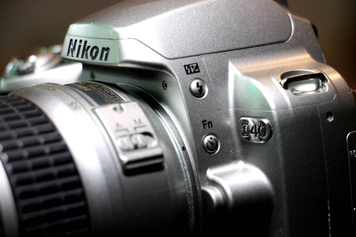 Yahoo!オークション - A1279 NIKONデジタル一眼レフ D40 動作未確認ジ...