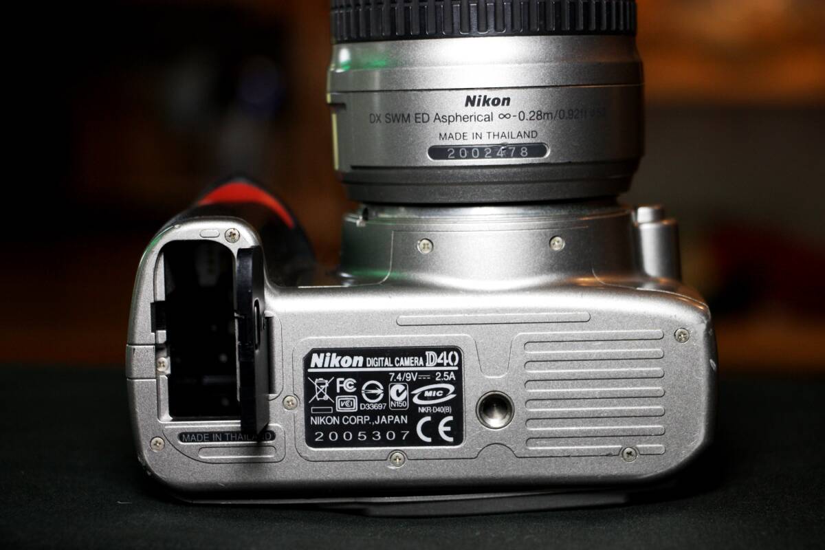 Yahoo!オークション - A1279 NIKONデジタル一眼レフ D40 動作未確認ジ...