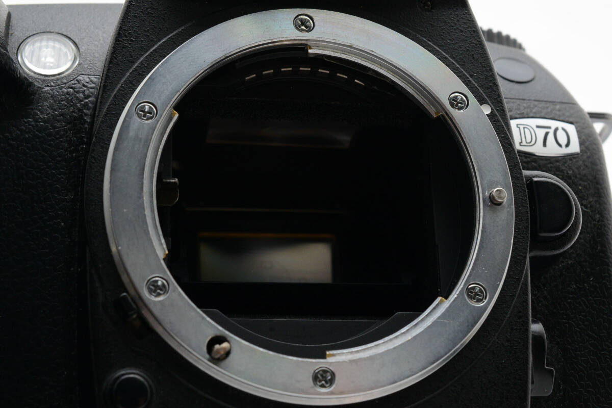 Yahoo!オークション - ニコン Nikon D70 ボディ #FM06Y25-5