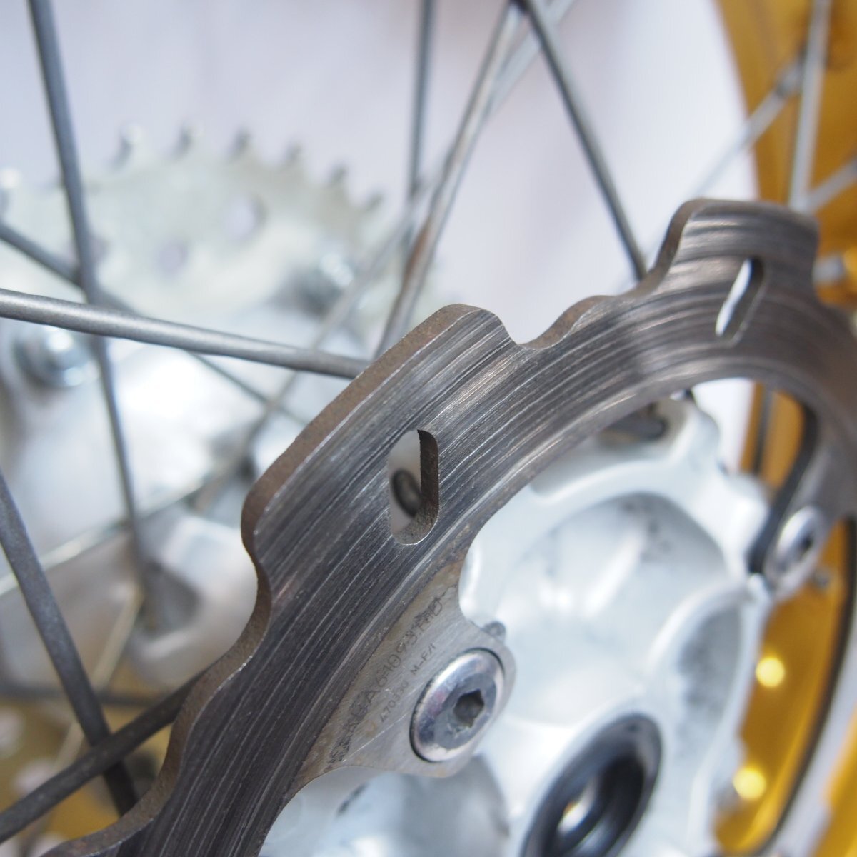 Yahoo!オークション - XR250モタード純正リアホイール3.50×17J振れあ...