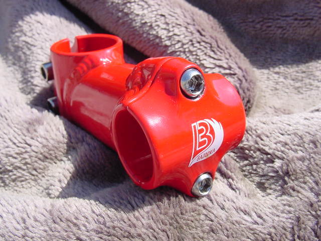 Yahoo!オークション - BAZOOKA AHW STEM 70㎜/10°/25.4φ RED 新品未...