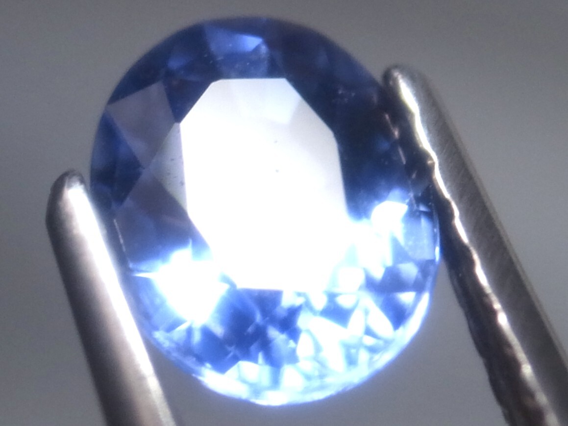 Yahoo!オークション - 1.02ct b 新品・天然ライトブルートサファイヤ