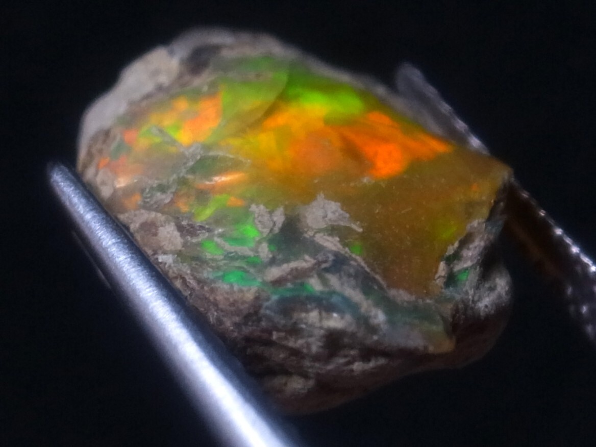 Yahoo!オークション - 6.97ct 新品・天然オパール母岩付き原石 エチオ...