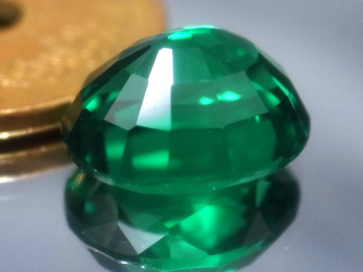 Yahoo!オークション - 5.58ct 新品・ザンビアカラー合成ナノエメラルド