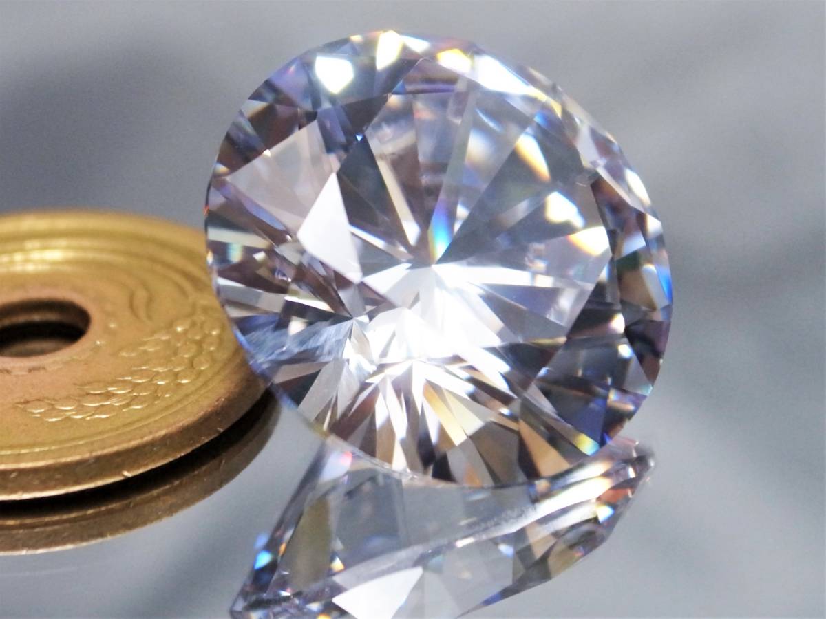 Yahoo!オークション - 51.71ct 20㎜サイズで超特大・人工宝石キュービ...