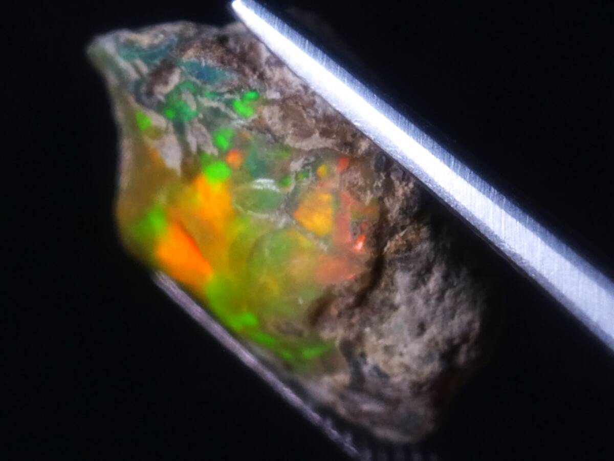 Yahoo!オークション - 6.97ct 新品・天然オパール母岩付き原石 エチオ...