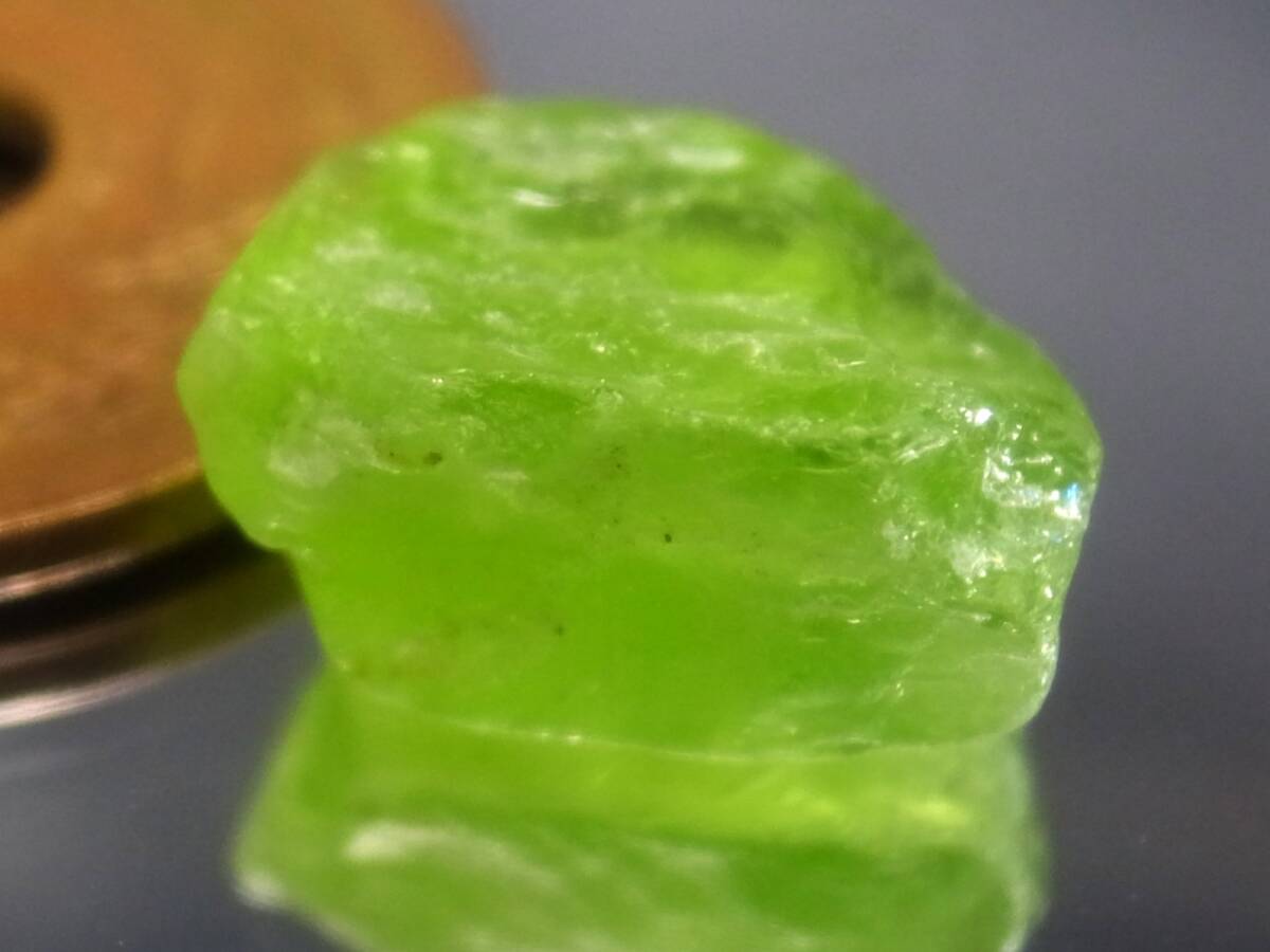 Yahoo!オークション - 10.53ct 新品・アップルグリーン・天然ペリドッ...