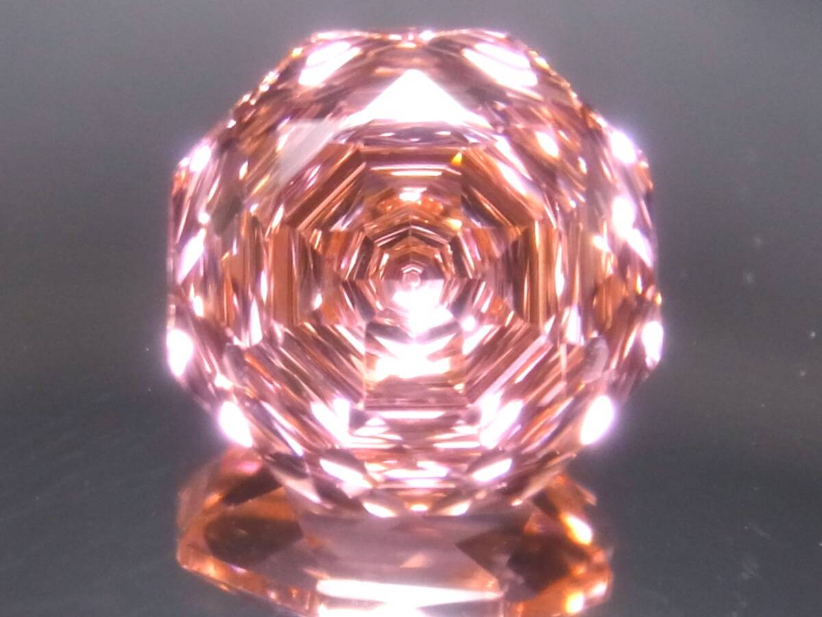 Yahoo!オークション - 7.97ct 10㎜ 新品・最先端技術のレーザー光線に...