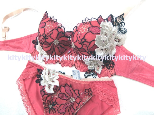 Yahoo!オークション - サルート【プラダを着た悪魔】E70＆ノーマルM RE...