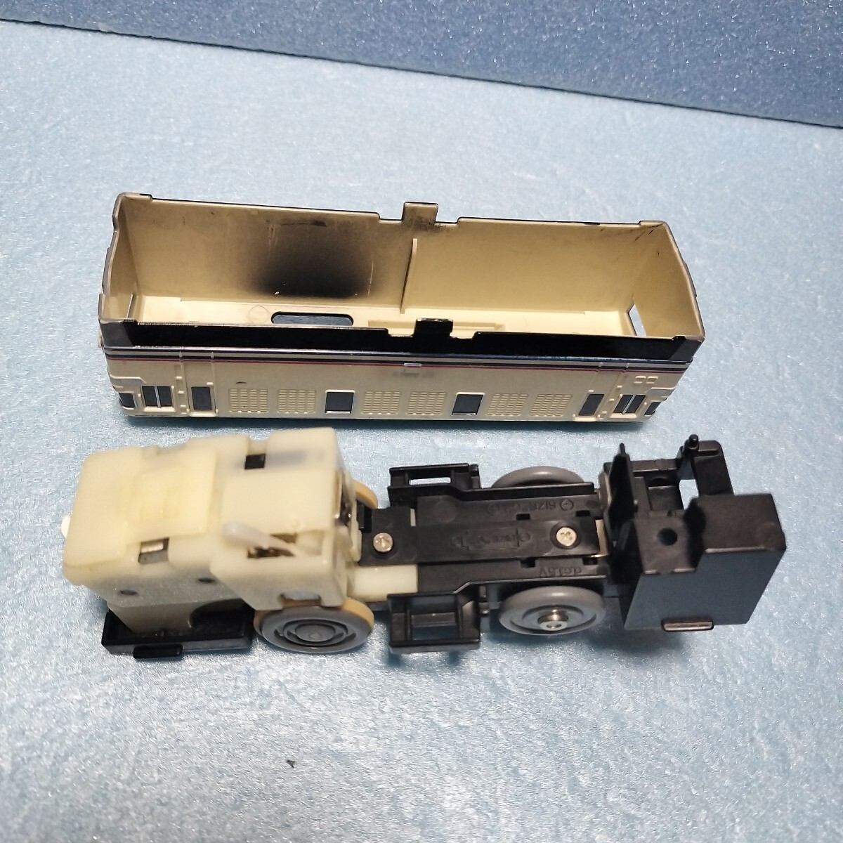 Yahoo!オークション - プラレール「EF60 19」内カバーなし やすらぎ