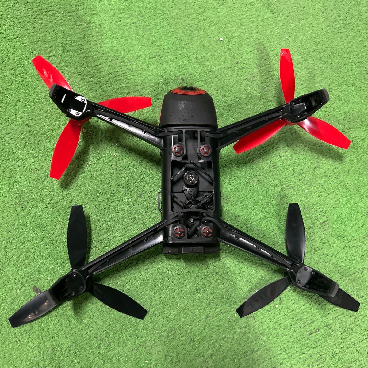 Yahoo!オークション - skam-1102 ドローン Parrot ジャンク扱い 動作通...