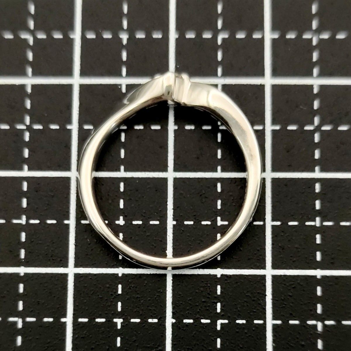 極美品】 ヨンドシー リング 8号 Pt950 ダイヤモンド ウェーブ 4 極美品】 ヨンドシー リング 8号 Pt950 ダイヤモンド ウェーブ 4