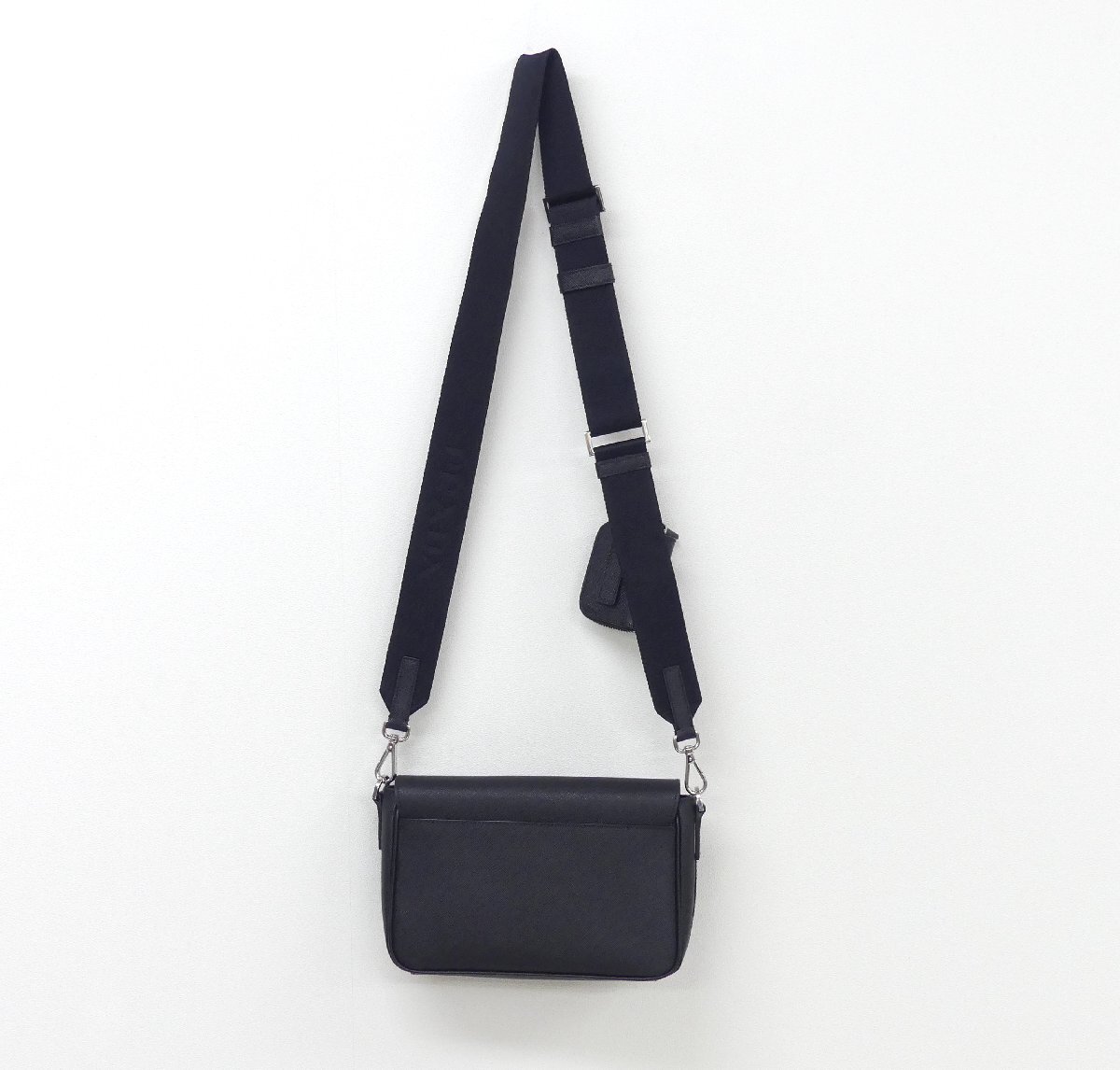 Yahoo!オークション - PRADA サフィアーノレザーショルダーバッグ ブラ...