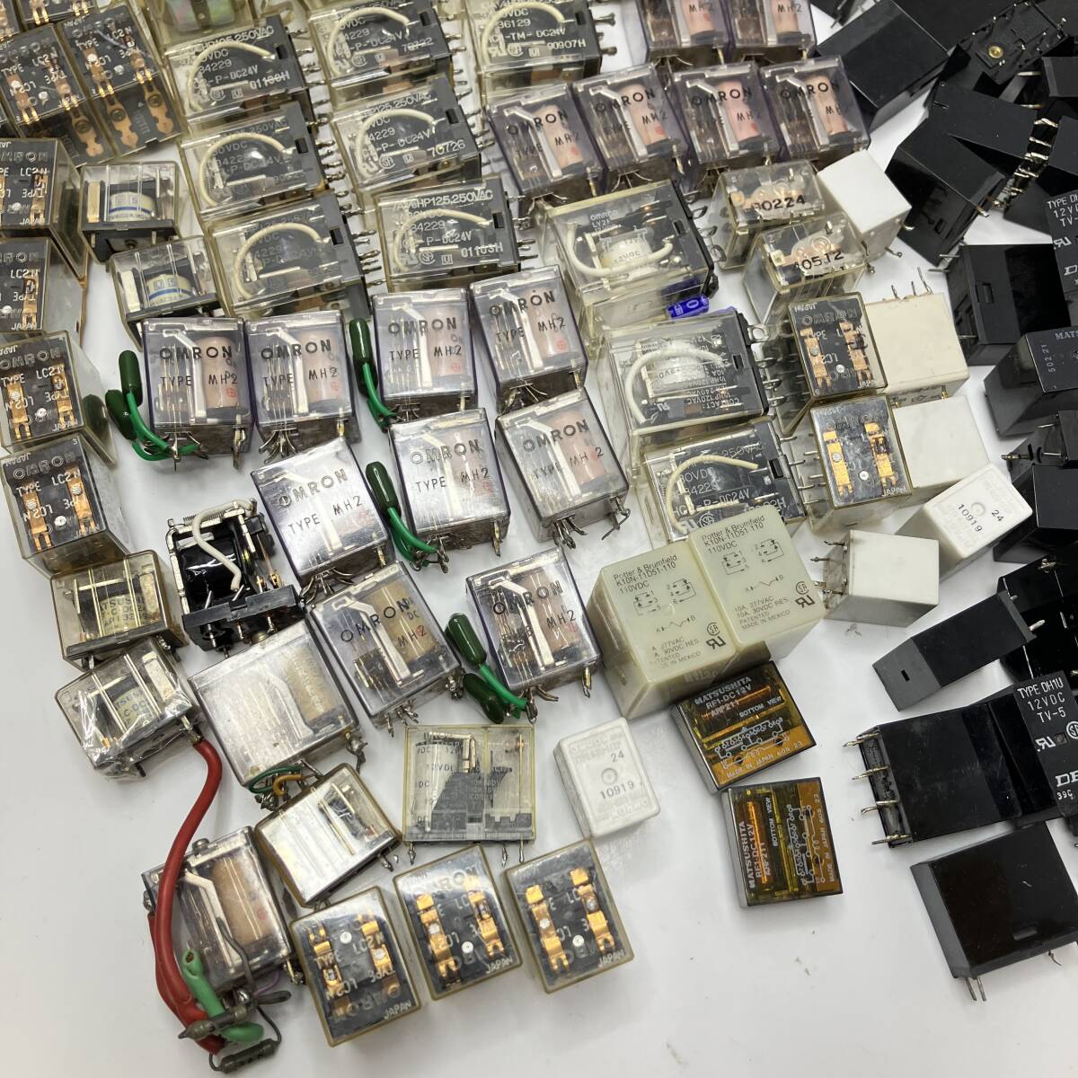 Yahoo!オークション - (志)【おまとめ】パワーリレー 小型リレー 大量 ...