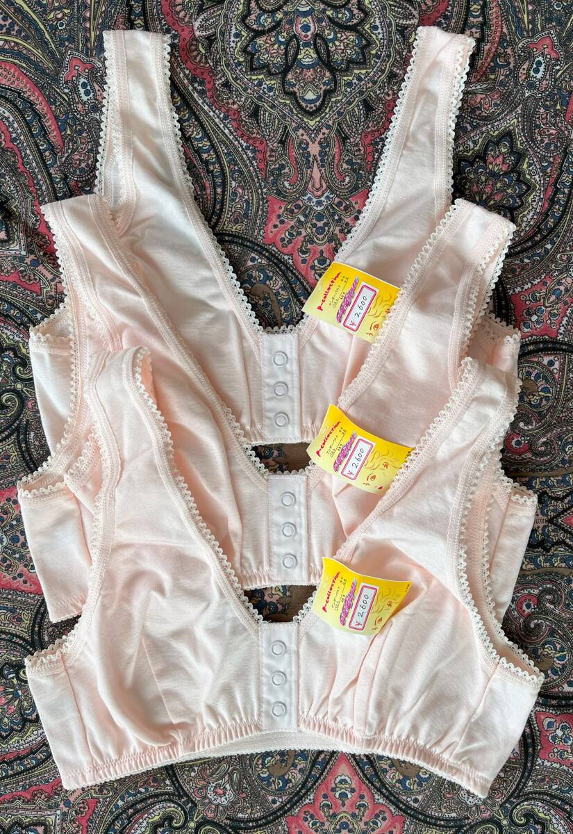 Yahoo!オークション - 新品 A85 ブラジャー3点 15