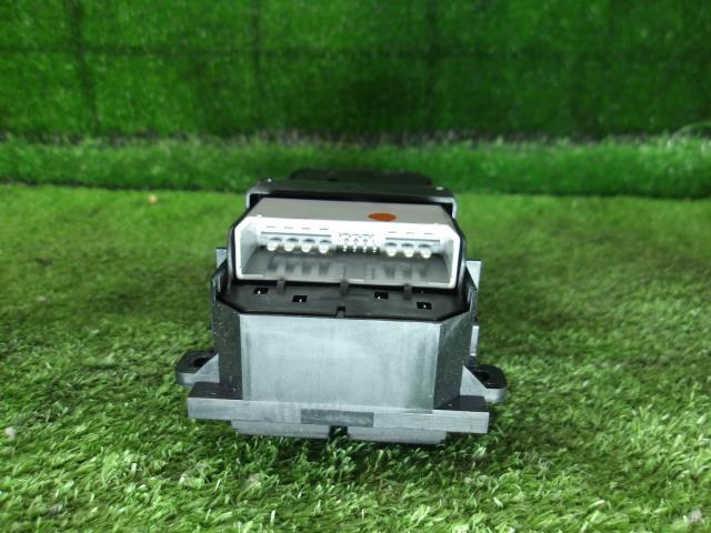 Yahoo!オークション - フリード DAA-GP3 パワーウインドウスイッチ PB8...