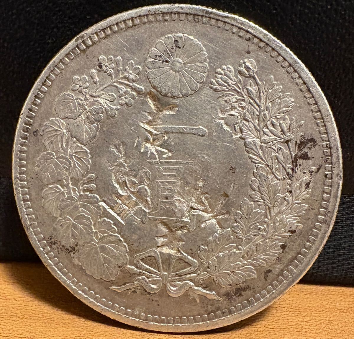 明治16年 一円銀貨 荘印 直径38.71mm 重量26.97g 厚さ2.54mm(1円銀貨)｜売買されたオークション情報、yahooの商品情報をアーカイブ公開 - オークファン（aucfan ...