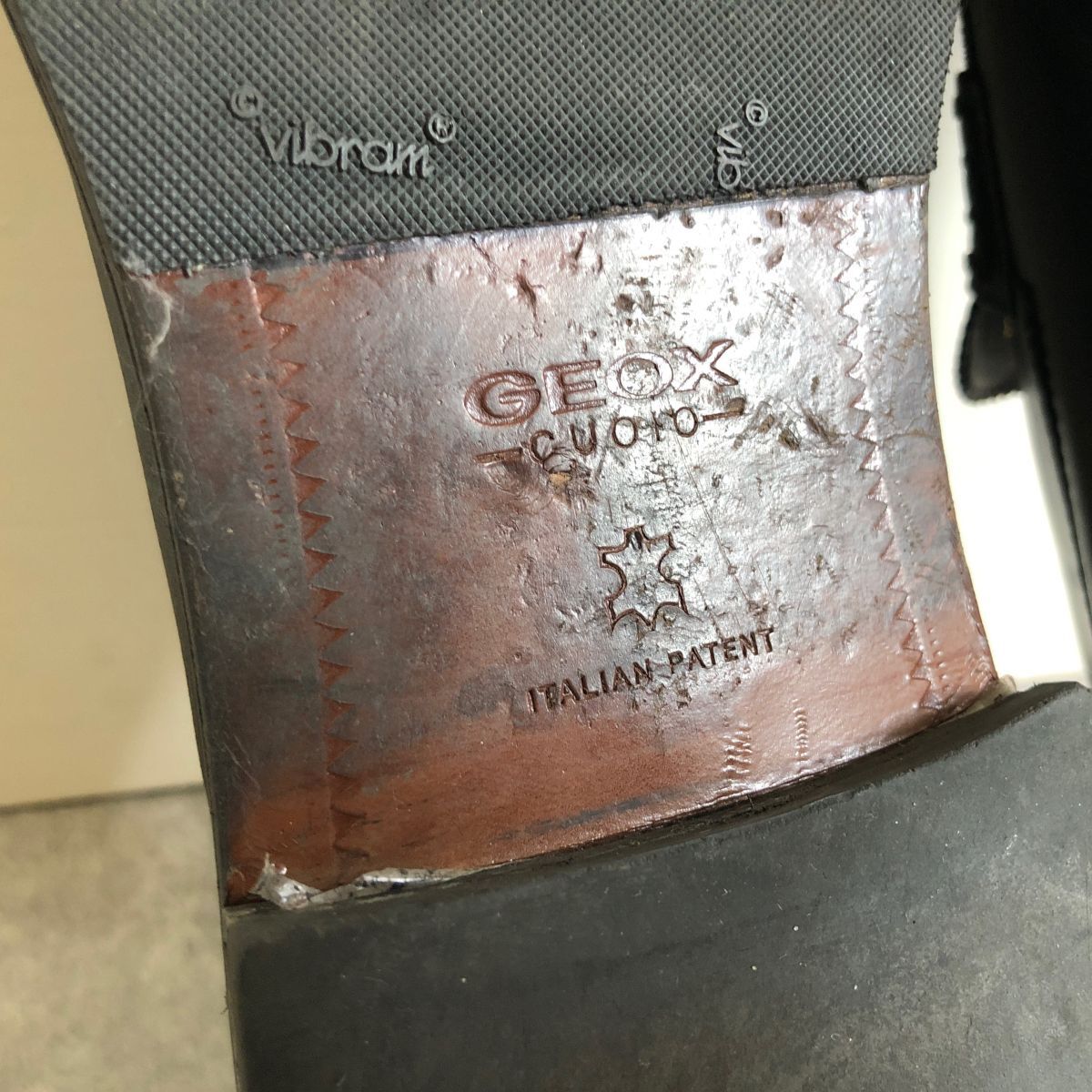 Yahoo!オークション - GEOX Yチップ レザー ローファー 革靴 ジェオッ...