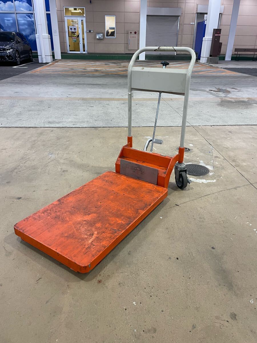 愛知県 直接引取限定 TRUSCO トラスコ中山 低床式 ハンドリフター HLF-S200-80L テーブル高さ81〜711 テーブル寸法500×800(その他)｜売買されたオークション情報 ...