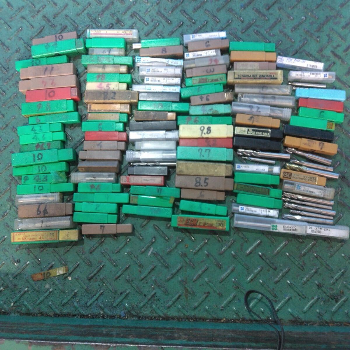 Yahoo!オークション - u973 エンドミル 2.5~10.0【無選別】約1㎏分 現...