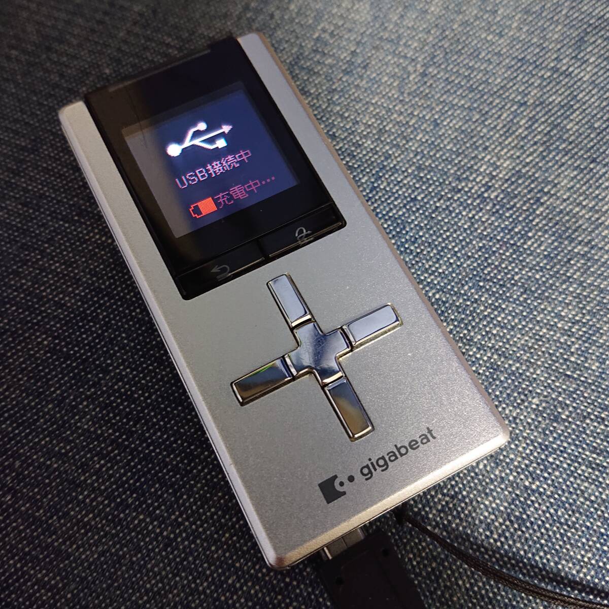 Yahoo!オークション - 東芝 gigabeat 2GB メタルボディwav再生 ワイドF...