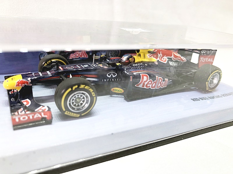 Yahoo!オークション - PMA 1/43 レッドブルレーシング ルノー RB8 S.ベ...
